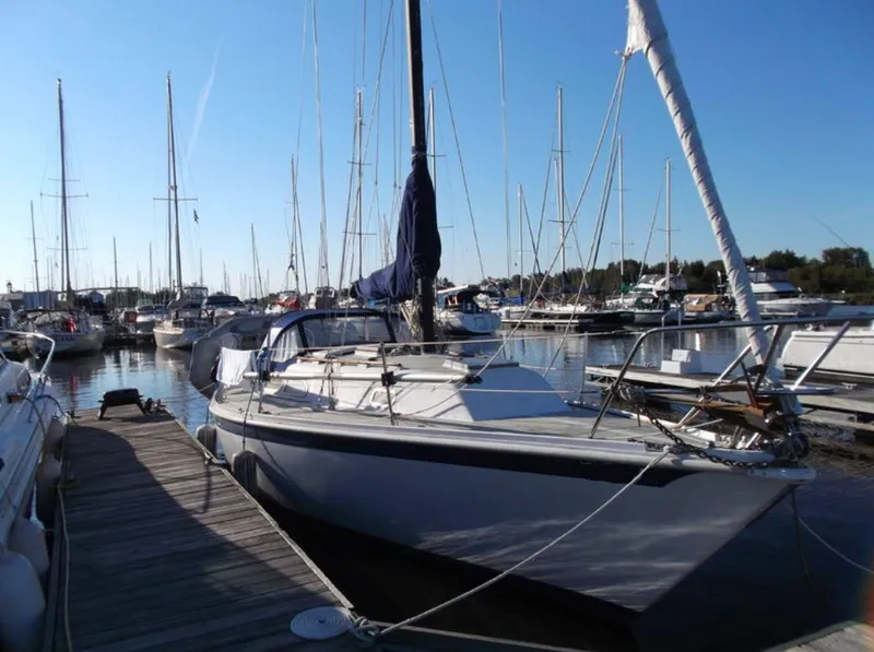 Ericson 30 Plus 1980 for Sale | MarineSource