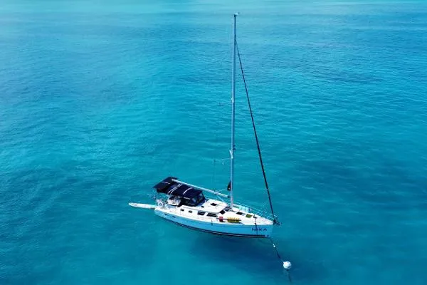 Hunter DS 41 2008 for Sale | MarineSource