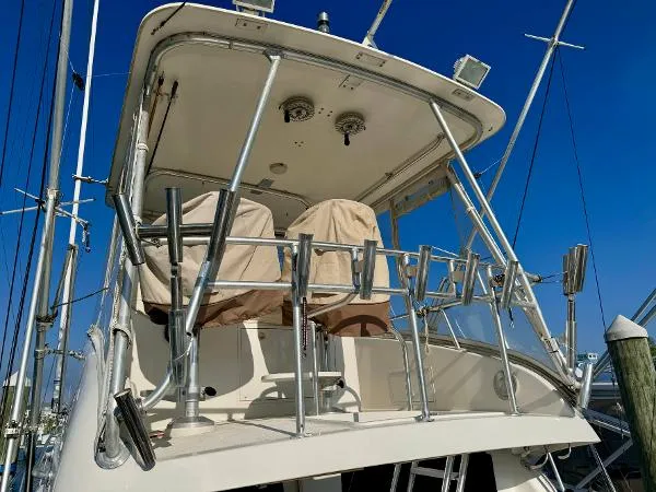 Henriques 35 Flybridge 2003 for Sale | MarineSource
