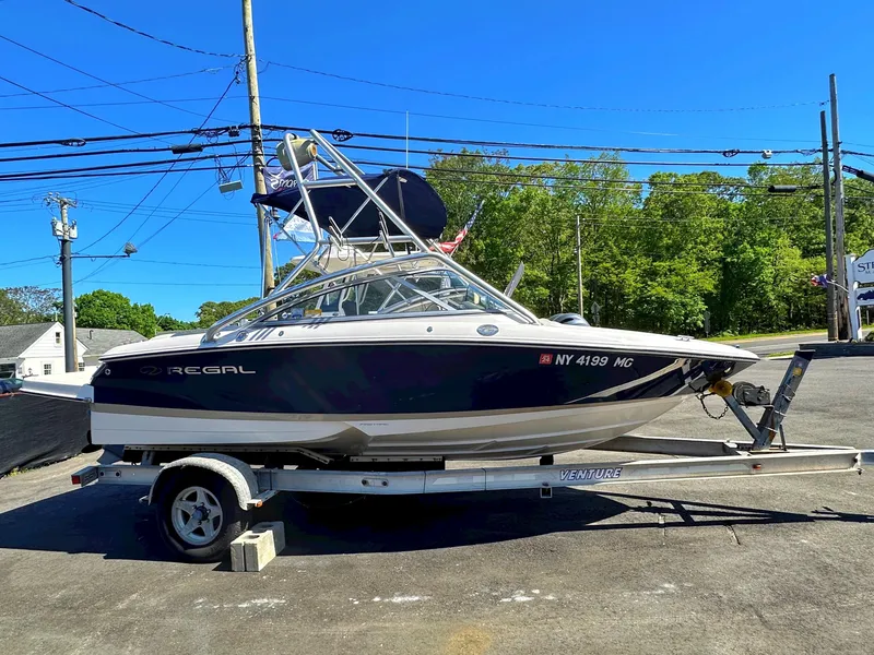 Regal 1900 Bowrider 2009 - Marine Source