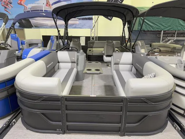 Bennington 22 SSB - Swingback - Tritoon 2025 - Marine Source