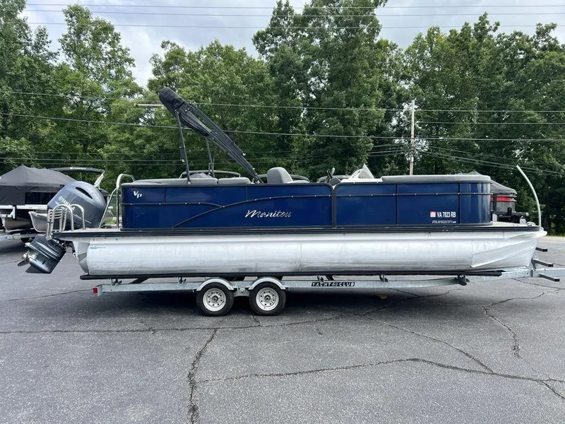 Manitou RF 23 Aurora LE VP 2021 - Marine Source