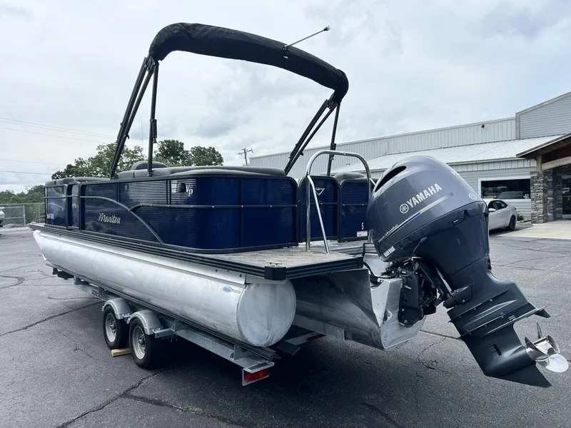 Manitou RF 23 Aurora LE VP 2021 - Marine Source