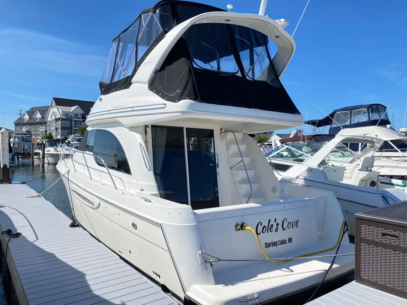 Meridian 381 Sedan 2004 for Sale | MarineSource