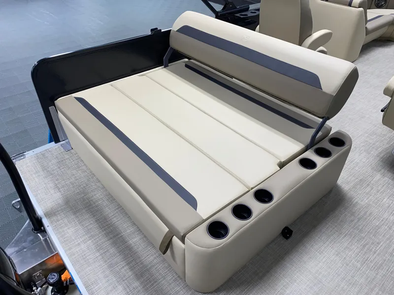 Premier 200 Sunscape RL Tritoon - Mercury 150HP 2025 - Marine Source