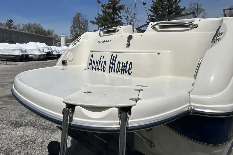 Stingray 220 DR 2004 for Sale | MarineSource
