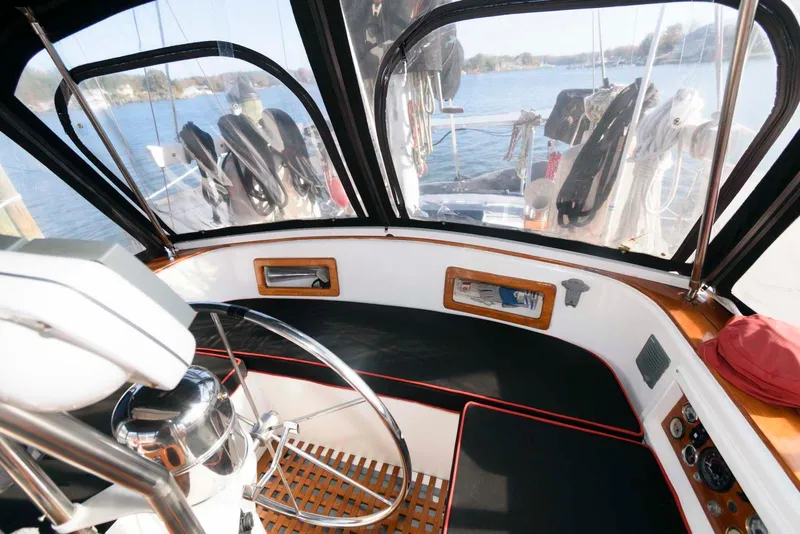 Endeavour 43 Ketch 1979 - Marine Source