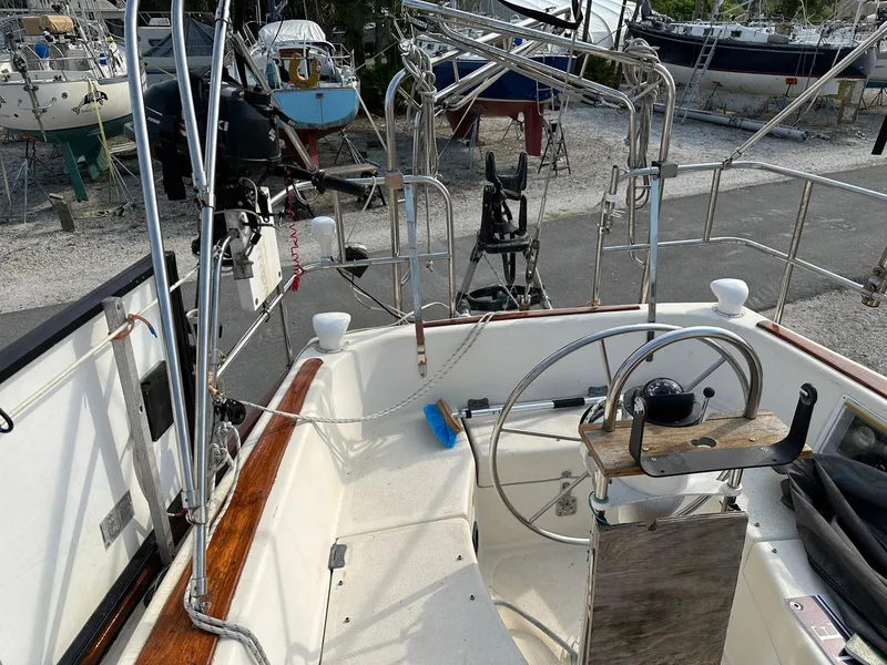 Mariner 36 Sloop 1980 for Sale | MarineSource