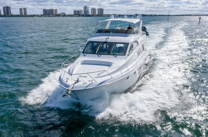 Hatteras 63 Raised Pilothouse Motor Yacht 2002 for Sale | MarineSource