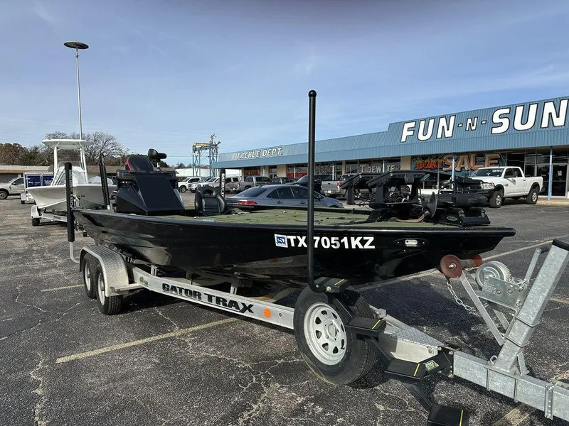 Gator Trax Strike 20' 2023 - Marine Source