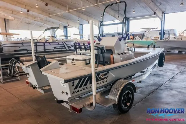 Majek 18 M2 2025 - Marine Source