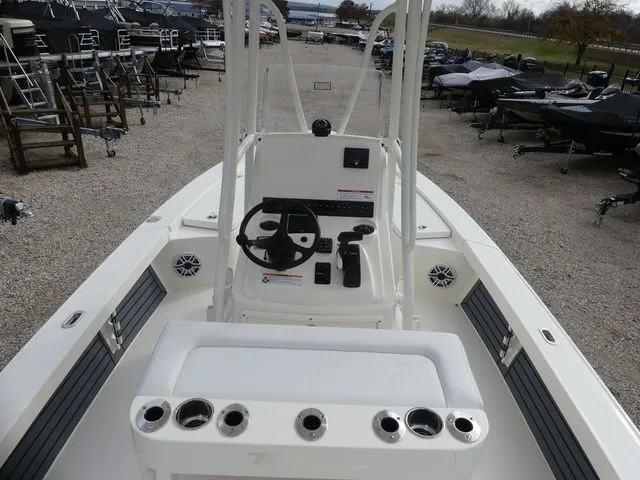 Pathfinder 2300 HPS 2025 for Sale | MarineSource