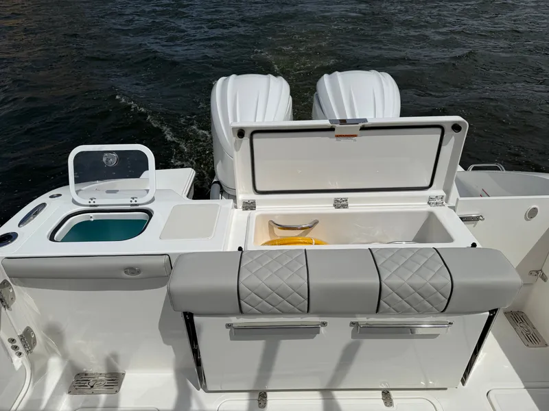 Pursuit DC 306 Dual Console 2025 - Marine Source