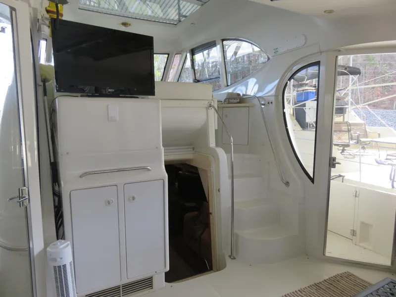 Carver 506 Motor Yacht 2000 for Sale | MarineSource