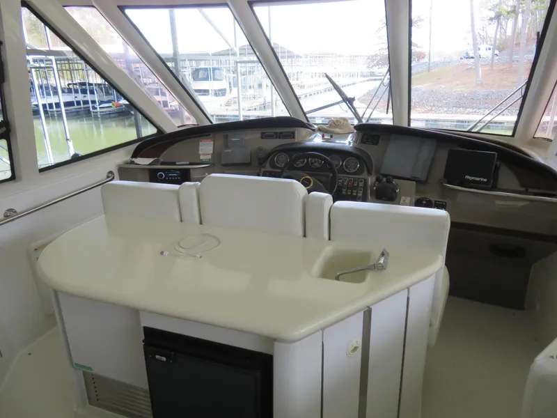 Carver 506 Motor Yacht 2000 for Sale | MarineSource
