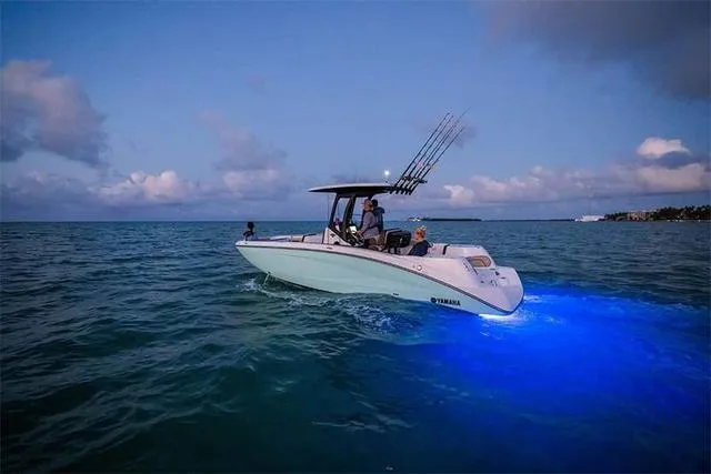 Yamaha Boats 255 FSH Sport H 2025 - Marine Source
