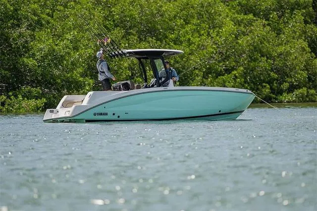 Yamaha Boats 255 FSH Sport H 2025 - Marine Source