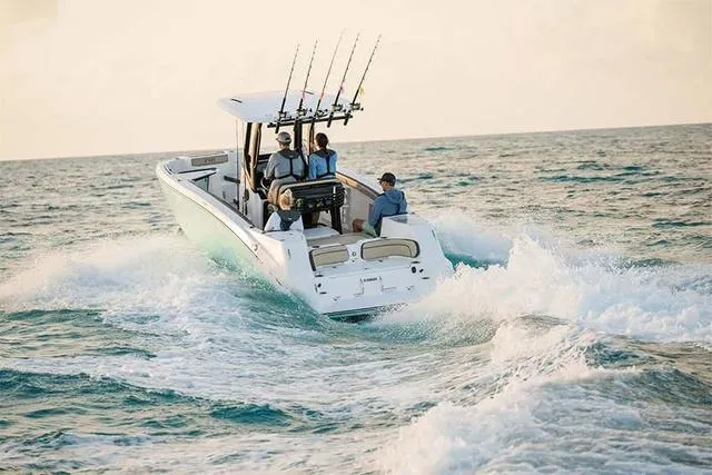 Yamaha Boats 255 FSH Sport H 2025 - Marine Source
