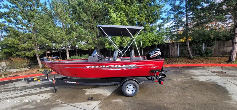 Tracker Pro Guide V-16 WT 2025 - Marine Source
