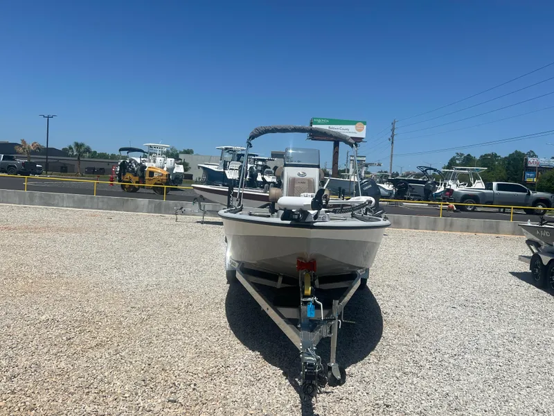 Avid 23MAG 2025 for Sale | MarineSource