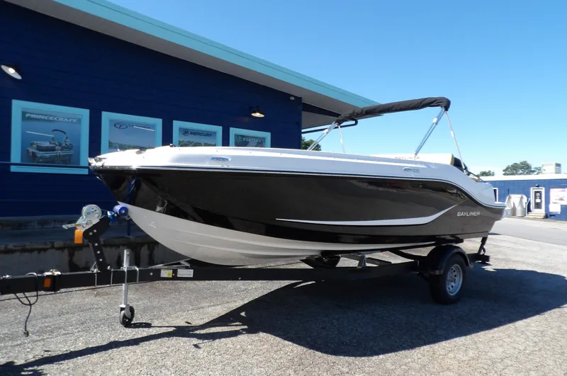 Bayliner D20 2025 for Sale | MarineSource