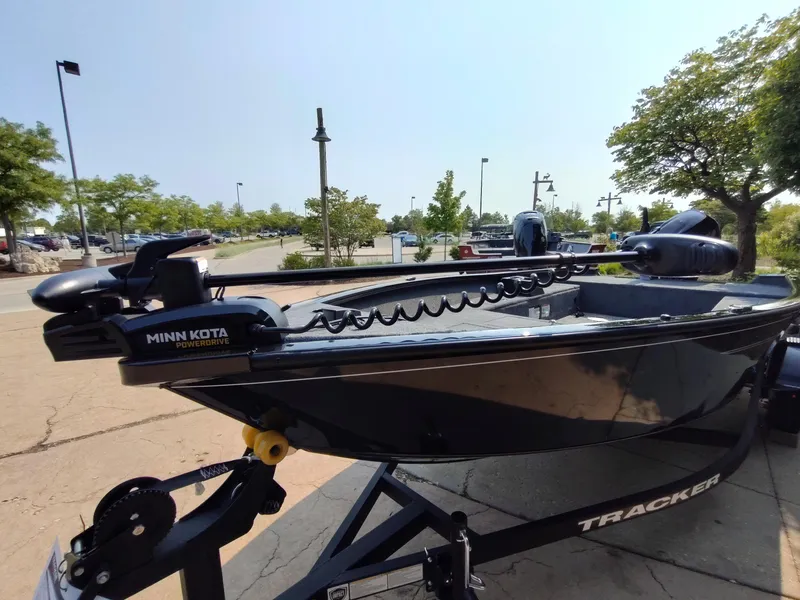 Tracker Super Guide V-16 T 2025 for Sale | MarineSource