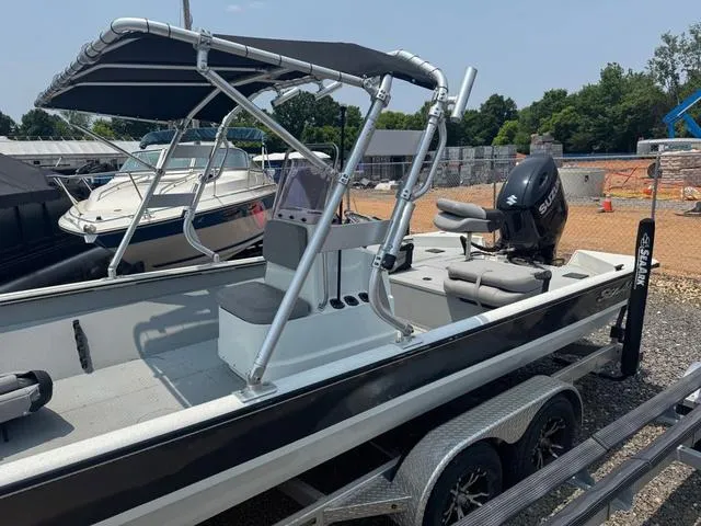SeaArk 24 Big Daddy CC - 200 Suzuki 2022 - Marine Source