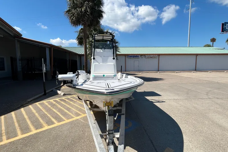 Shallow Sport 24 Modified V 2024 for Sale | MarineSource